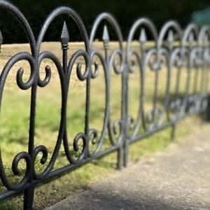 Garden Lawn Edging Ornate 4x Black Panels